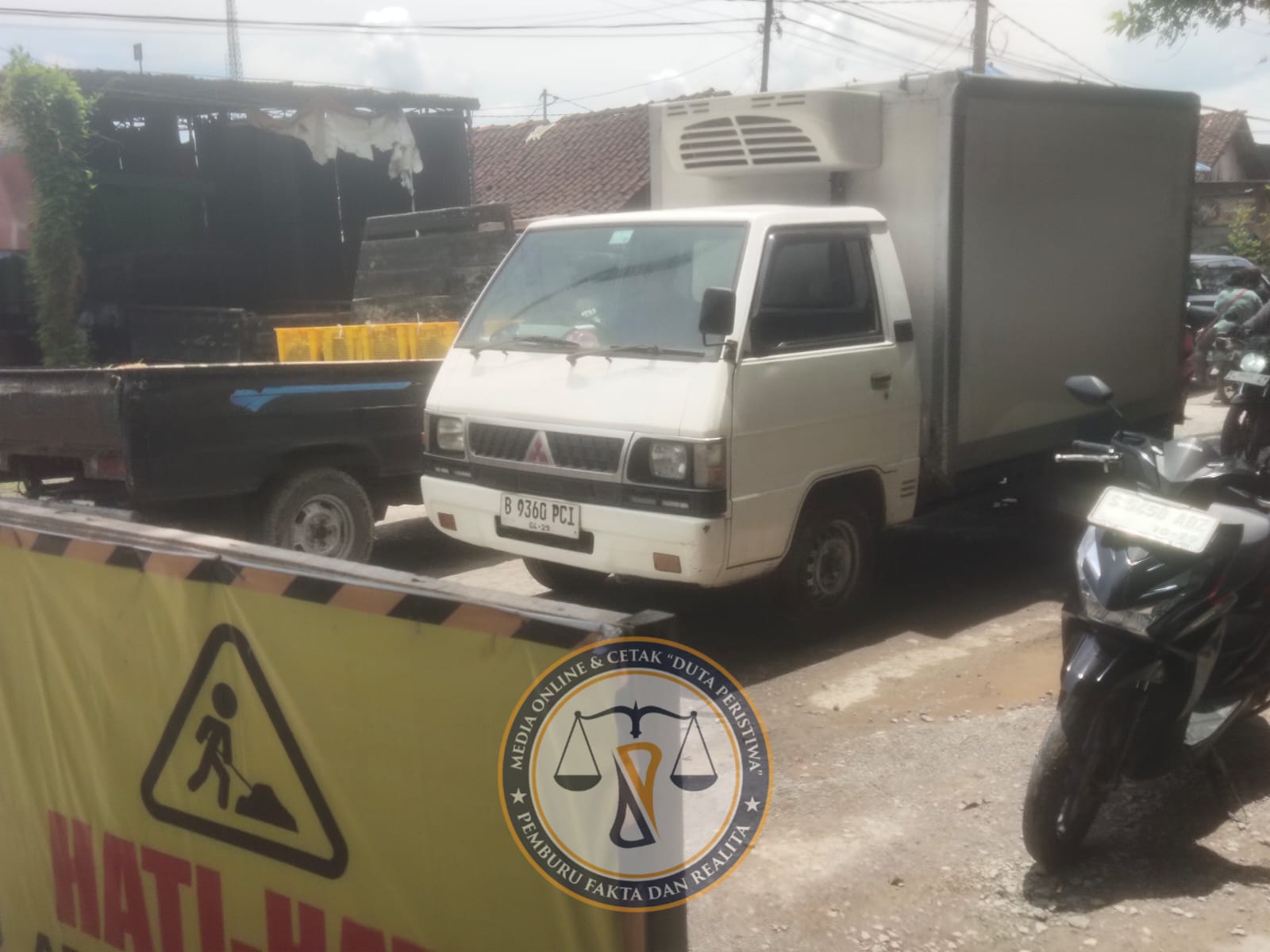 Flagman Proyek Jalan Kasiman–Sambeng Dihentikan Polisi, Pelaksana Nilai ...